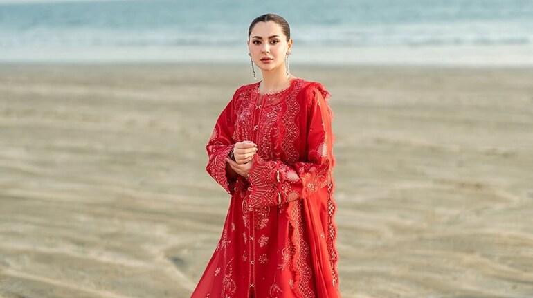 Hania Aamir stuns everyone with her recreation of Deepika Padukone's Om ...