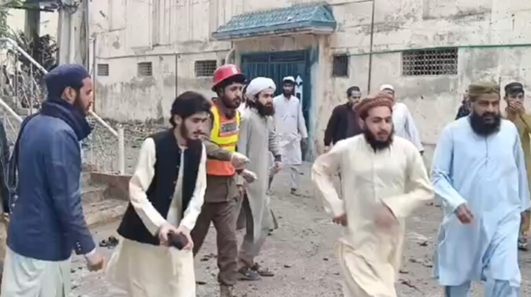 Pakistan bomb blast: Bomb explosion at seminary kills 5 worshippers ...