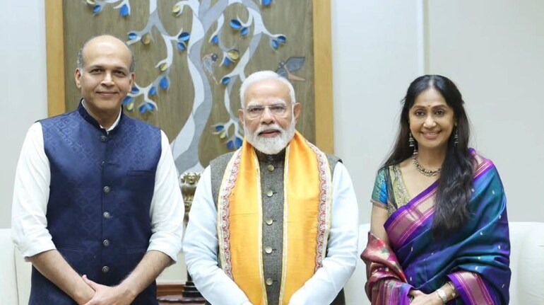 Ashutosh Gowariker and family invite Prime Minister Narendra Modi for Konark Gowariker and ...