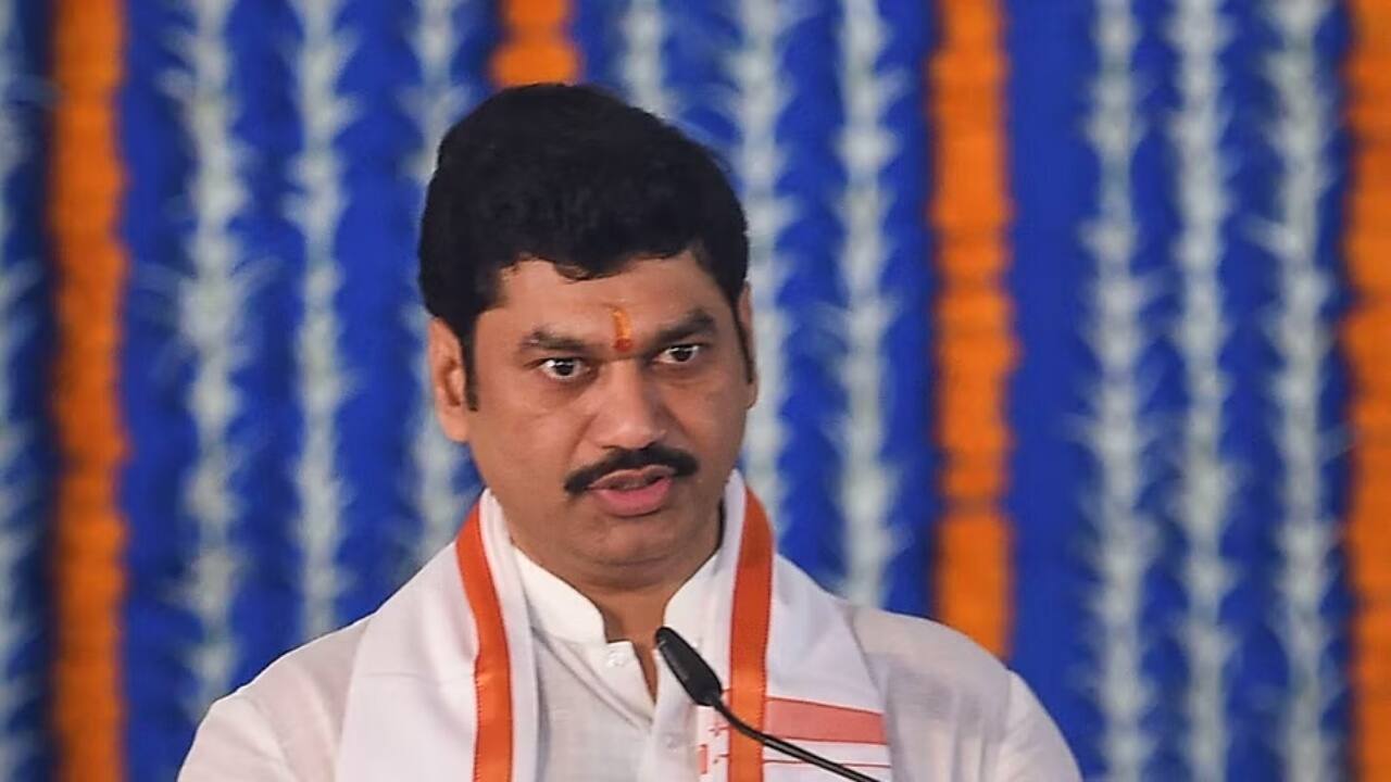 Dhananjay Munde resigns as Maharashtra minister amid row over Beed ...