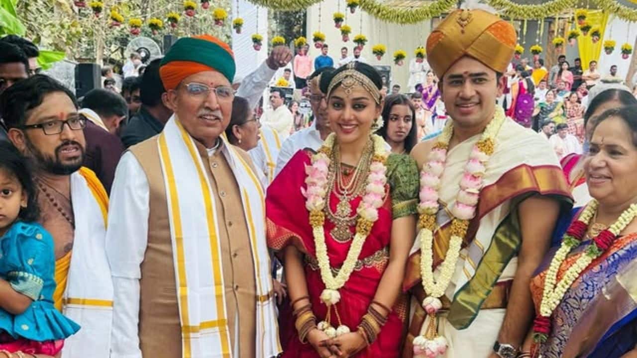 Famous Carnatic singer Sivasri Skandaprasad ties knot to BJP leader ...