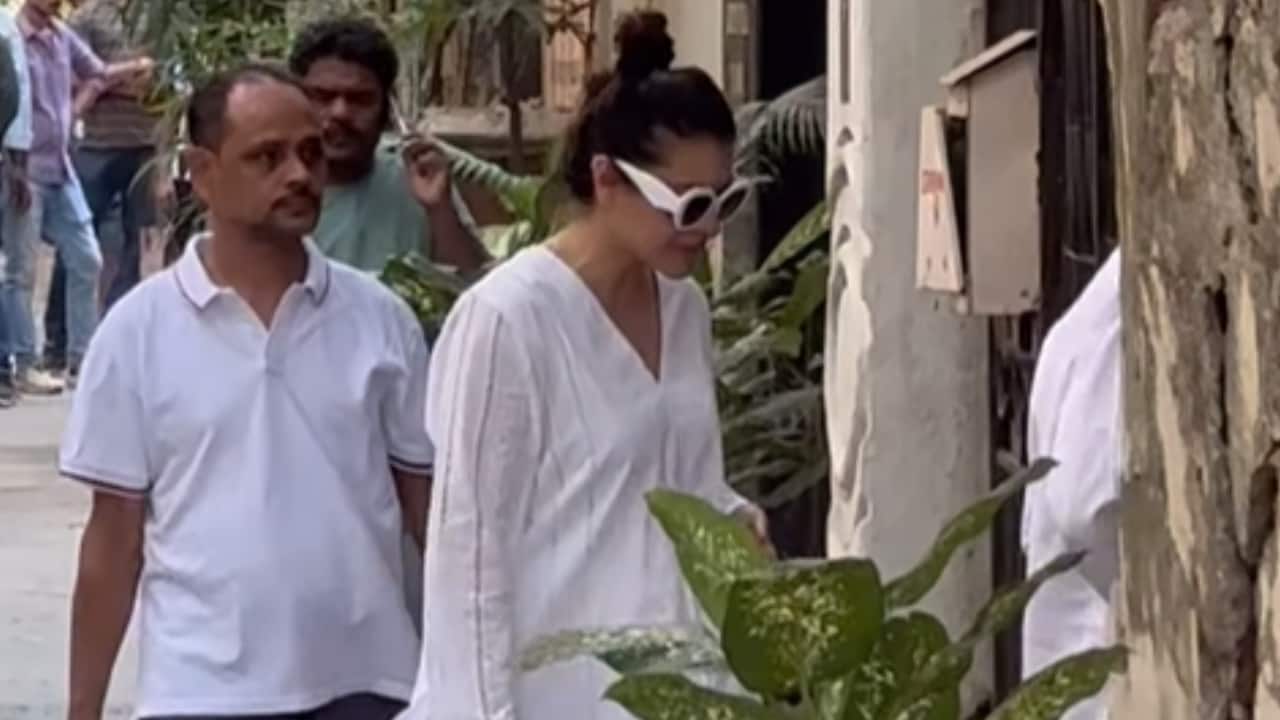 Kajol attends uncle Deb Mukherjee's last rites