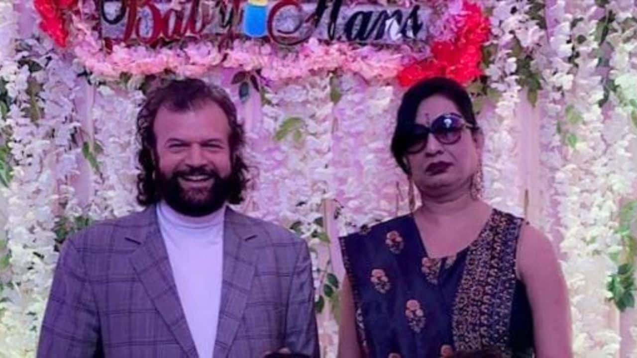 Hans Raj Hans' wife Resham Kaur passes away at 62 after battling heart ...