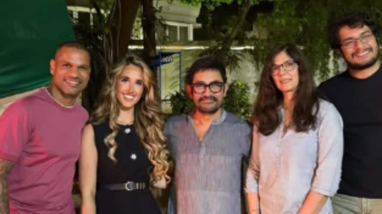 Aamir Khan and Gauri Spratt enjoy evening out with Junaid Khan, Shikhar ...
