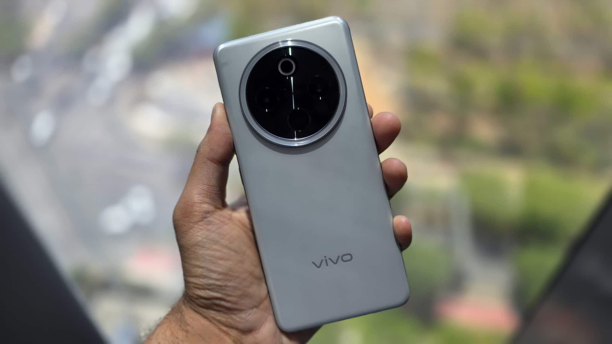 Vivo T4 5G quick review: 8 things we noticed about the 'biggest' battery phone in India