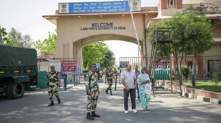 70 Pakistanis stranded at Attari border as deadline expires: Officials