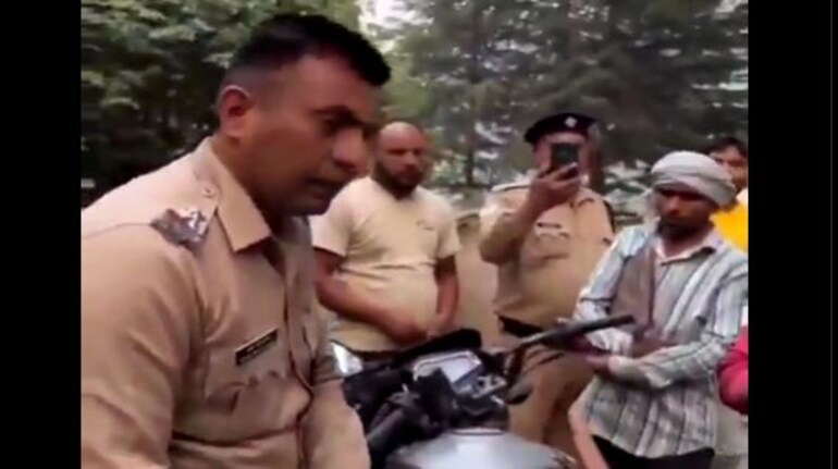 'Ladko ko kyu nahi roka?': Nainital cop slaps Delhi woman biker in ...