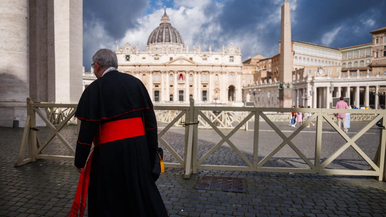 Who will succeed Pope Francis? Cardinals enter seclusion ahead of ...