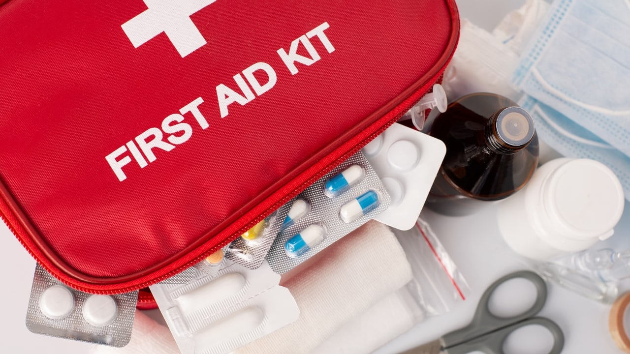 Save a life: 5 simple First Aid basics everyone should know in a ...