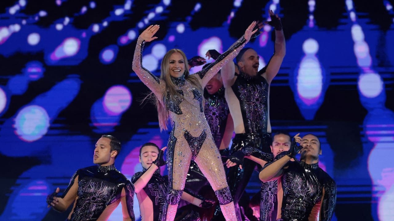 Jennifer Lopez shares how she prepares to return as host on 2025 ...