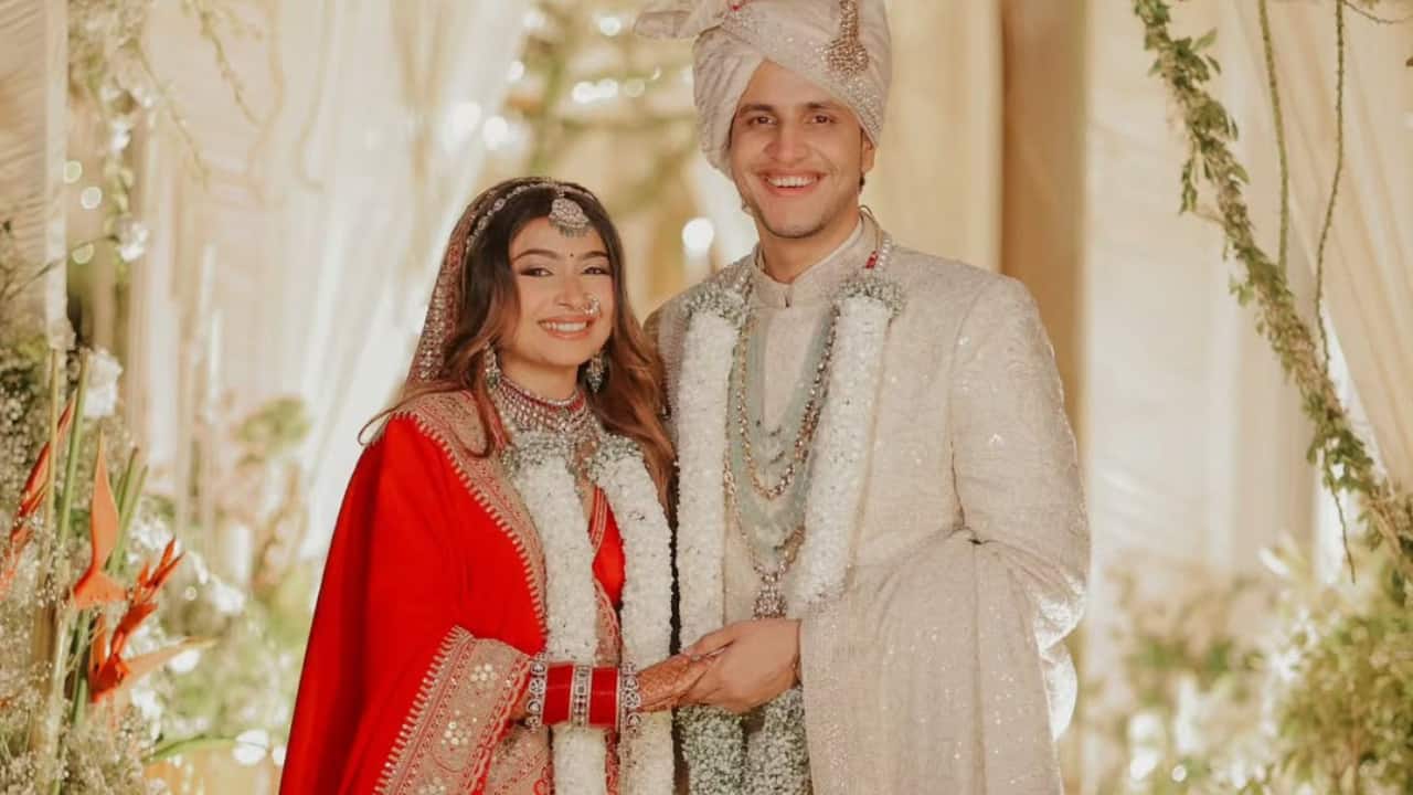 Youtuber Nischay Malhan ties the knot with Ruchika Rathore, share first pics of their dreaming ...