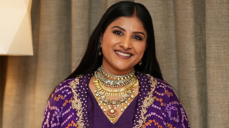 Police raid at singer Mangli’s birthday party, drugs and liquor found ...