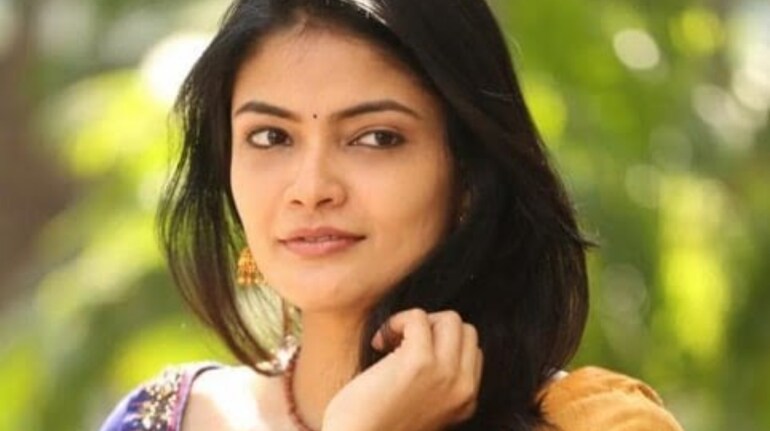 Telugu actor Kalpika Ganesh threw plates, damaged property at Hyderabad ...