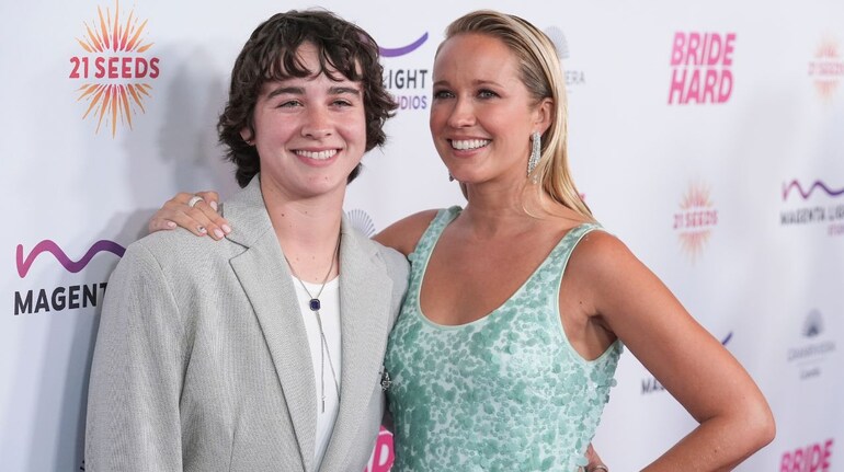 Pitch perfect actress Anna Camp and girlfriend Jade Whipkey make it red ...
