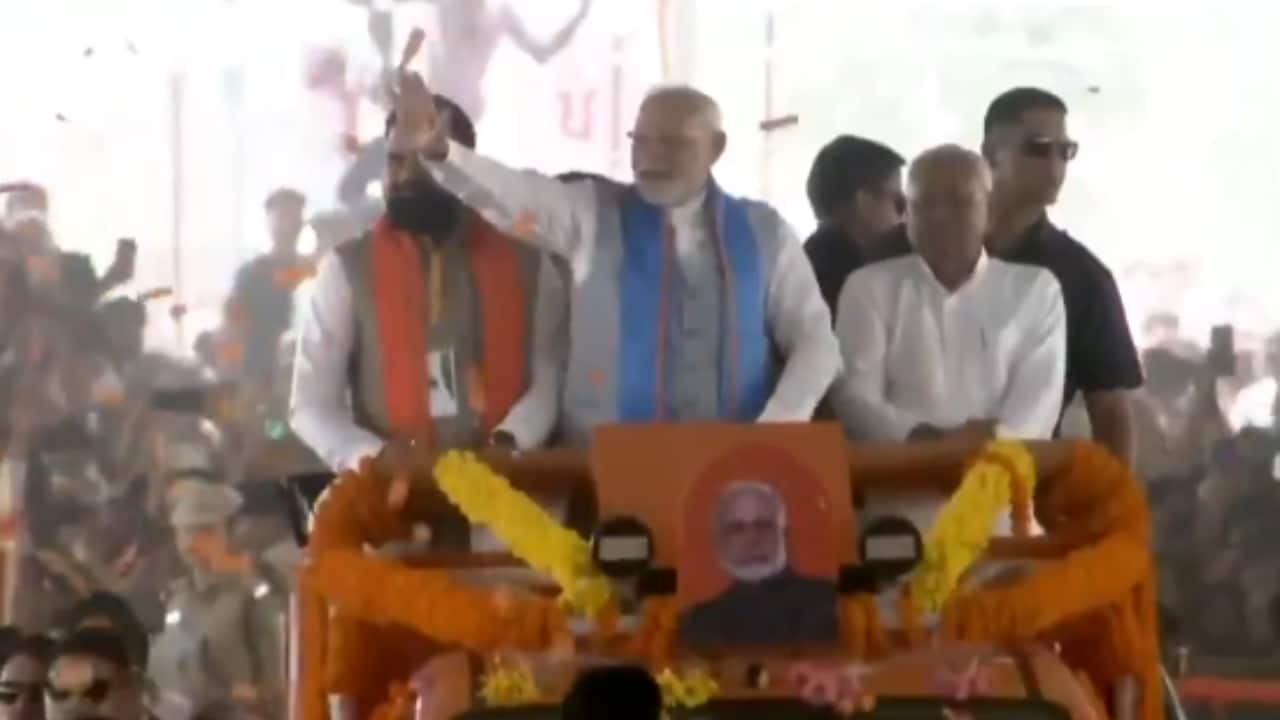 PM Modi In Bihar: PM Modi holds roadshow in Bihar, launches initiatives ...