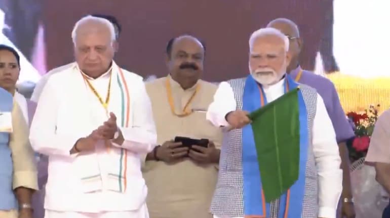 PM Modi flags off first made-in-India locomotive for export from Bihar ...