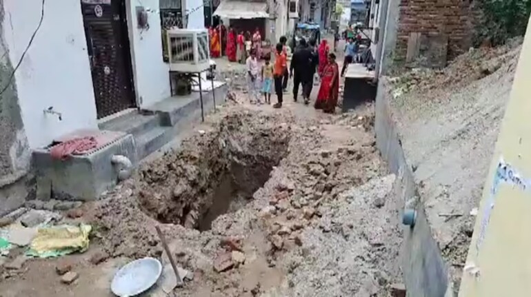 Woman's body found in 10-foot-deep pit in Faridabad months after in ...