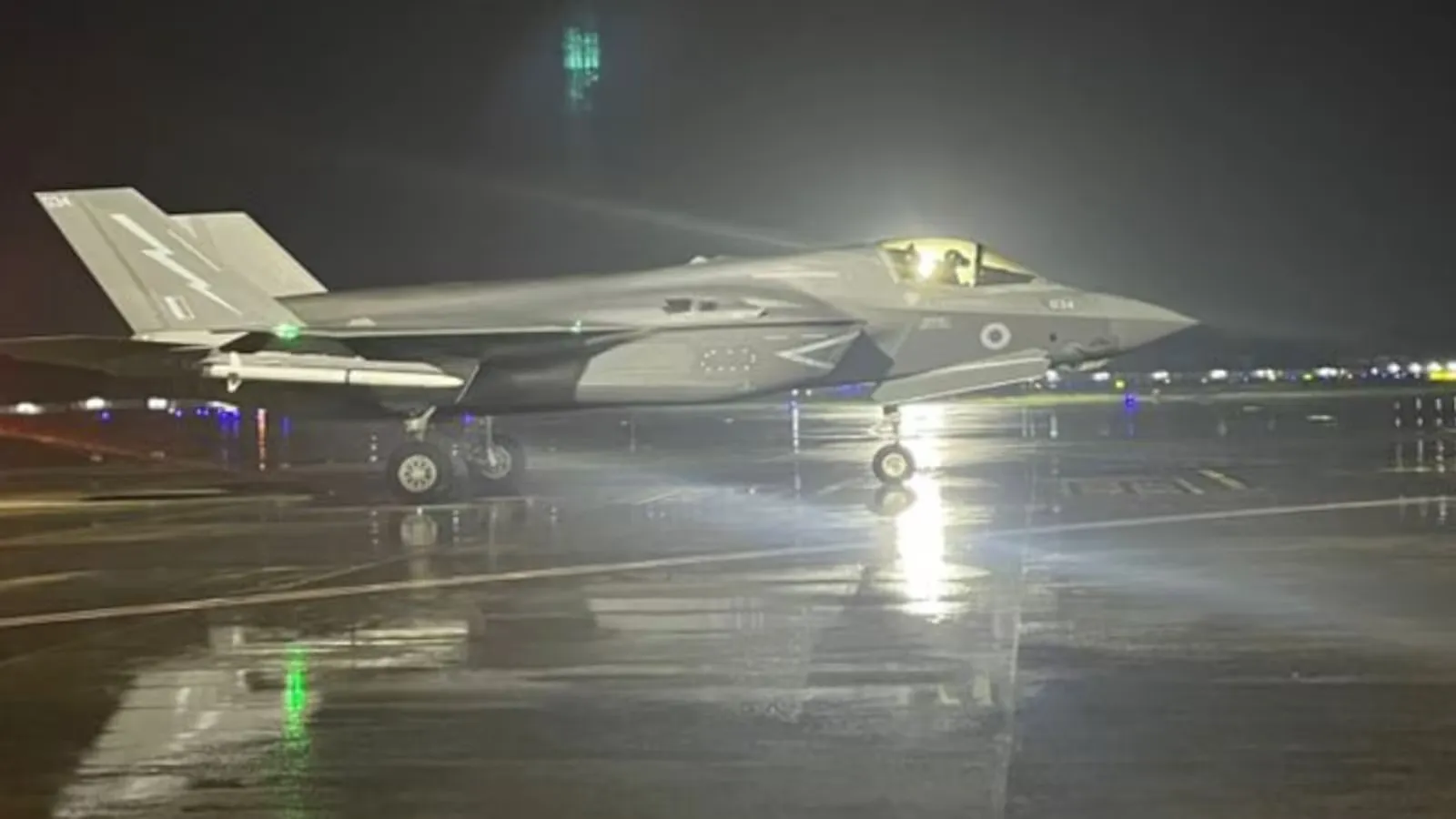 British F-35 stealth fighter grounded in Kerala likely to be dismantled ...