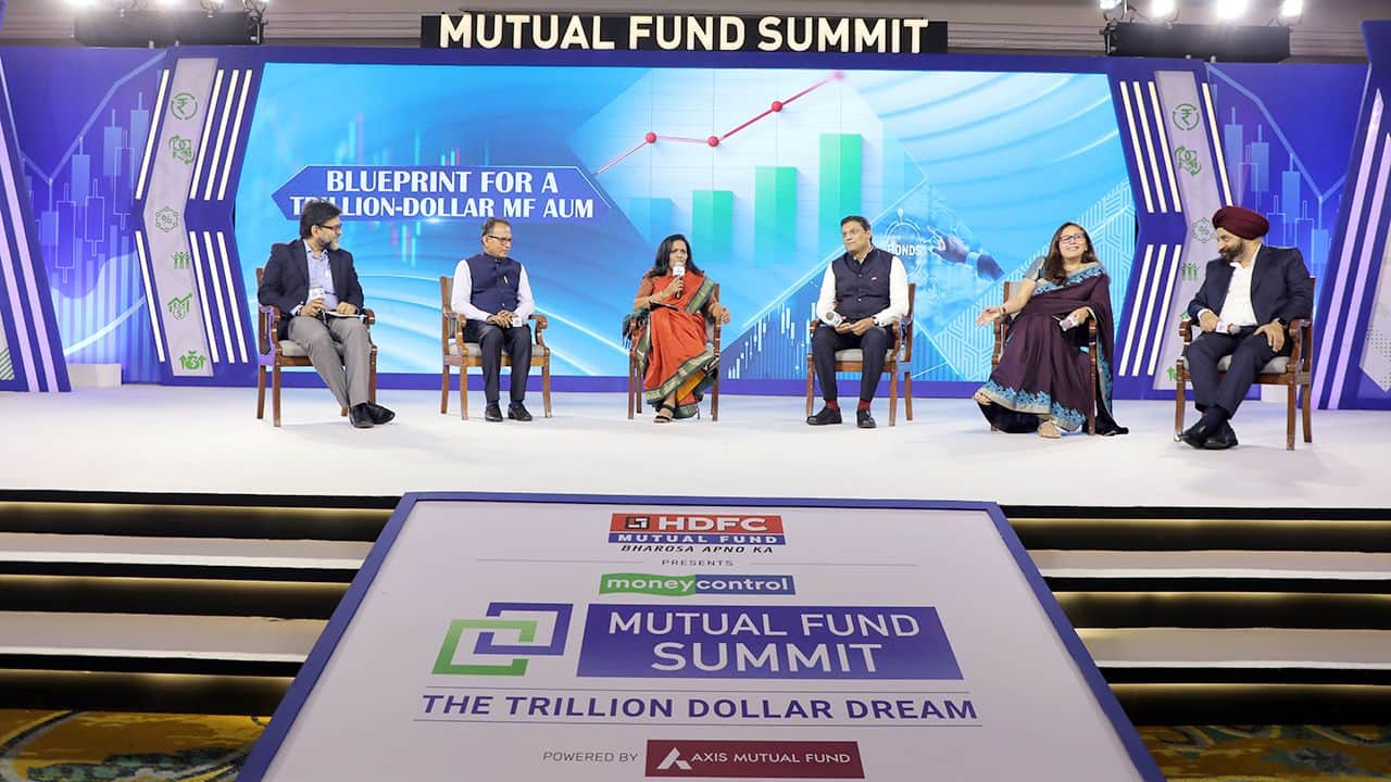 Trust, Transparency, Trillions: Mutual Fund Titans Converge to Script ...
