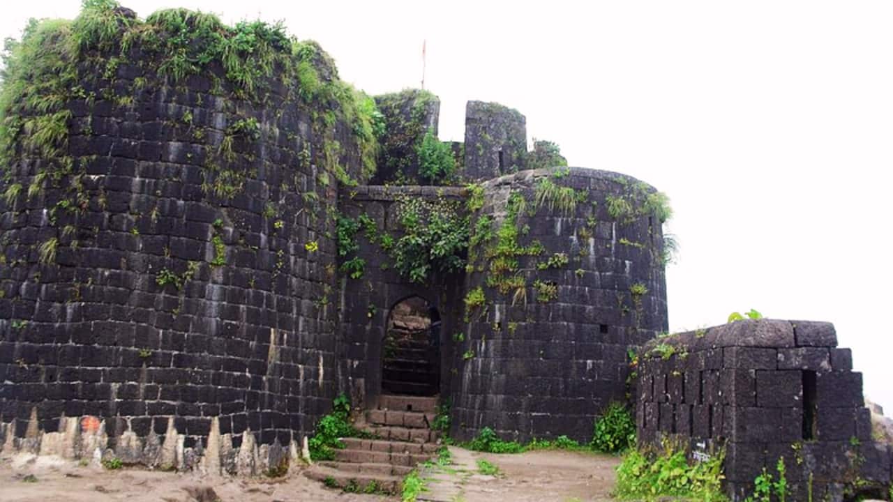 10 Stunning Forts Near Pune You Must Visit This Monsoon