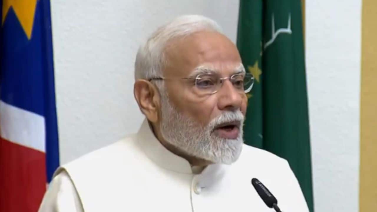 PM Modi receives standing ovation in Namibian Parliament, members chant ...