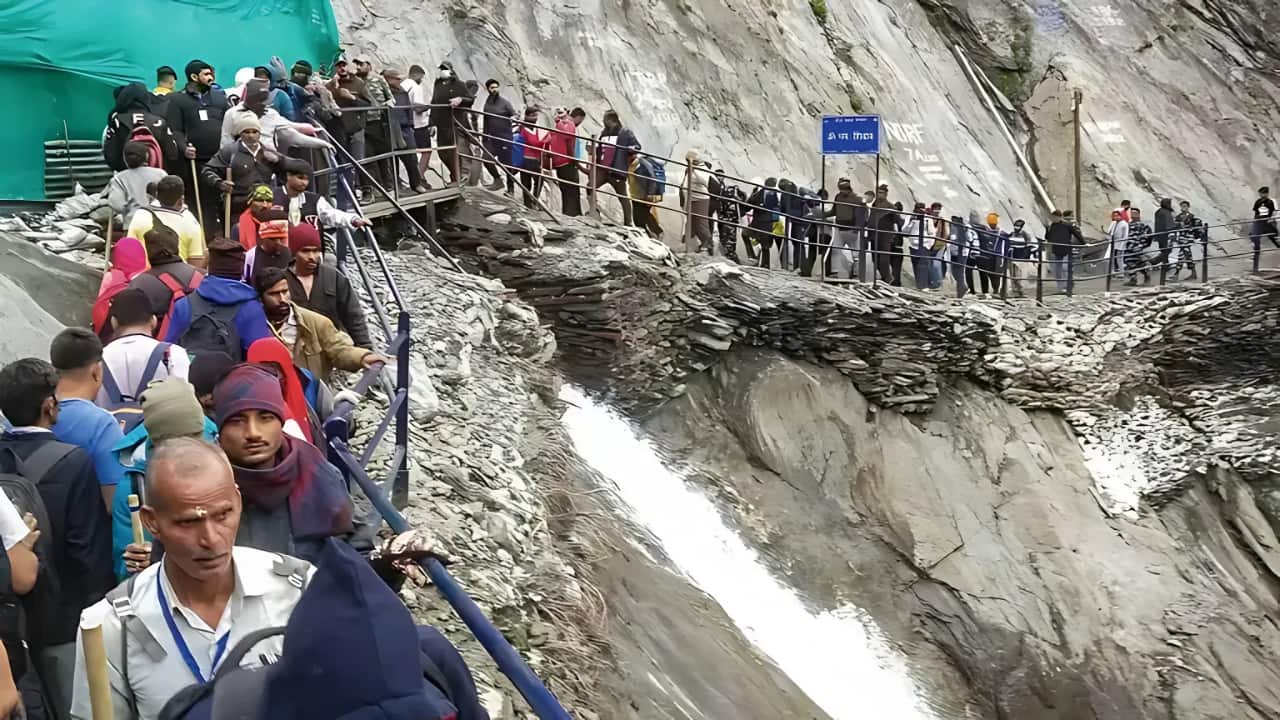 Amarnath Yatra: Fresh batch of over 7,000 pilgrims leave from Jammu base camp