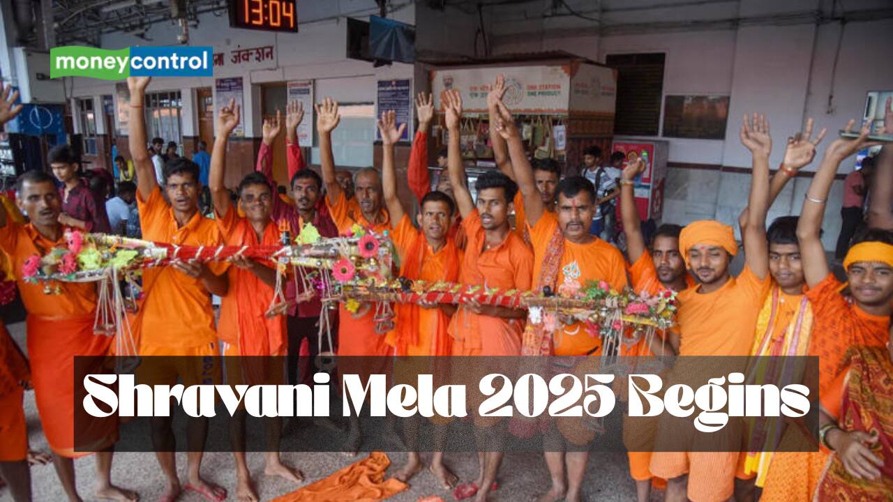 Shravani Mela 2025 Begins: Massive Kanwar Yatra starts as Devotees Walk ...