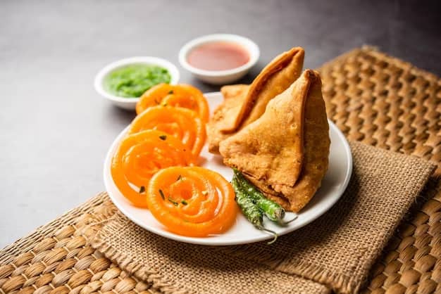 No health warning on food products such as samosas, jalebi, and laddoo ...