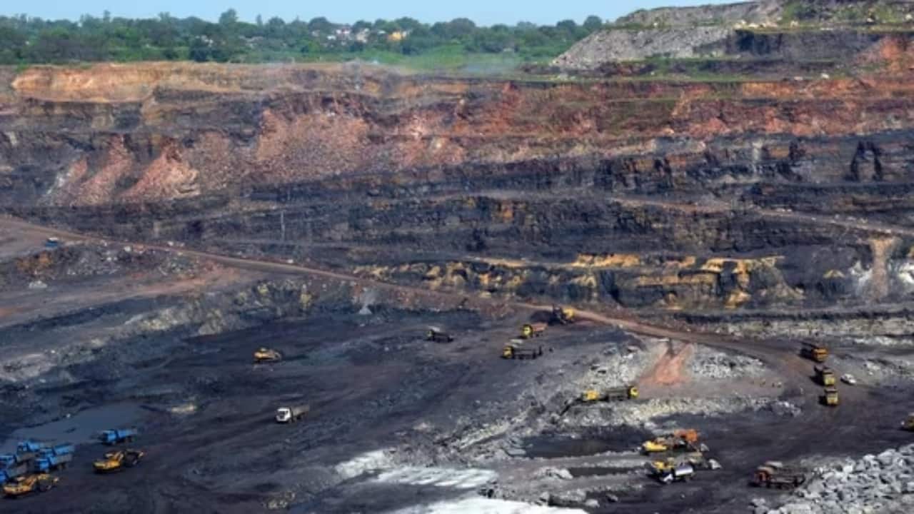 Dhanbad mine 'collapse': NDRF rescue op yet to begin as exact location ...