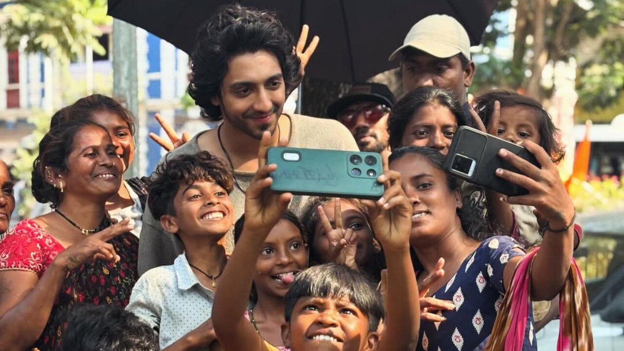 Ahaan Panday's Saiyaara behind the scene pics win hearts | Moneycontrol ...