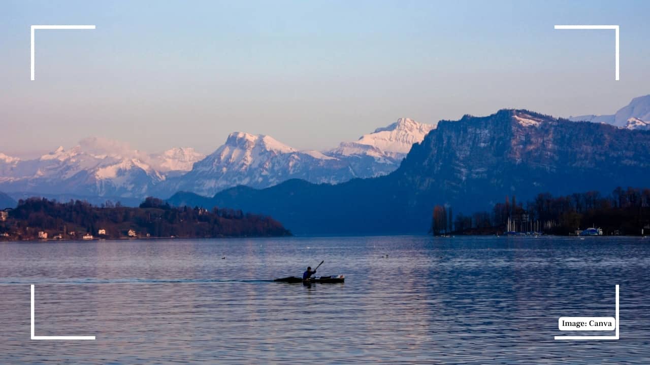 12 beautiful lakes with mountain backdrops that look like nature’s ...
