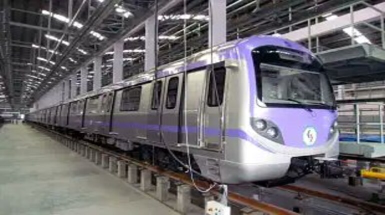 Smoke detected in Kolkata Metro coach, passengers disembark safely