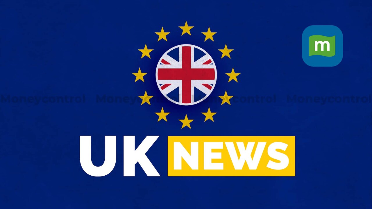 UK News Live: Bubble art performances entertain crowds at Edinburgh ...