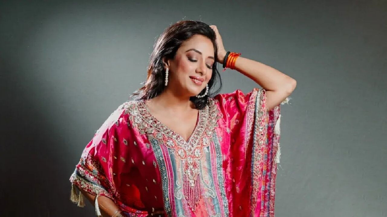Rupali Ganguly's latest kaftan suit gives us festive vibes ...