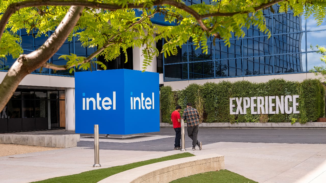 Intel’s $24 billion rally sends valuation to dot-com levels