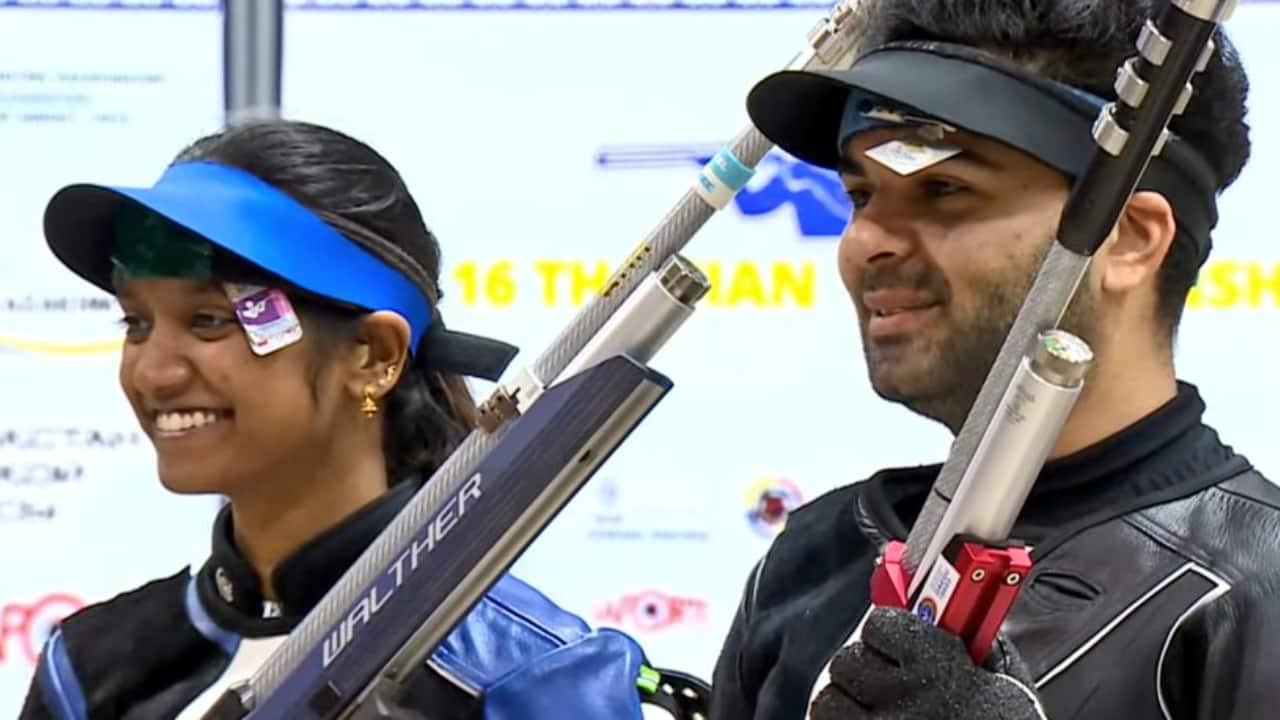 Arjun Babuta-Elavenil Valarivan pair bags 10m air rifle mixed team gold