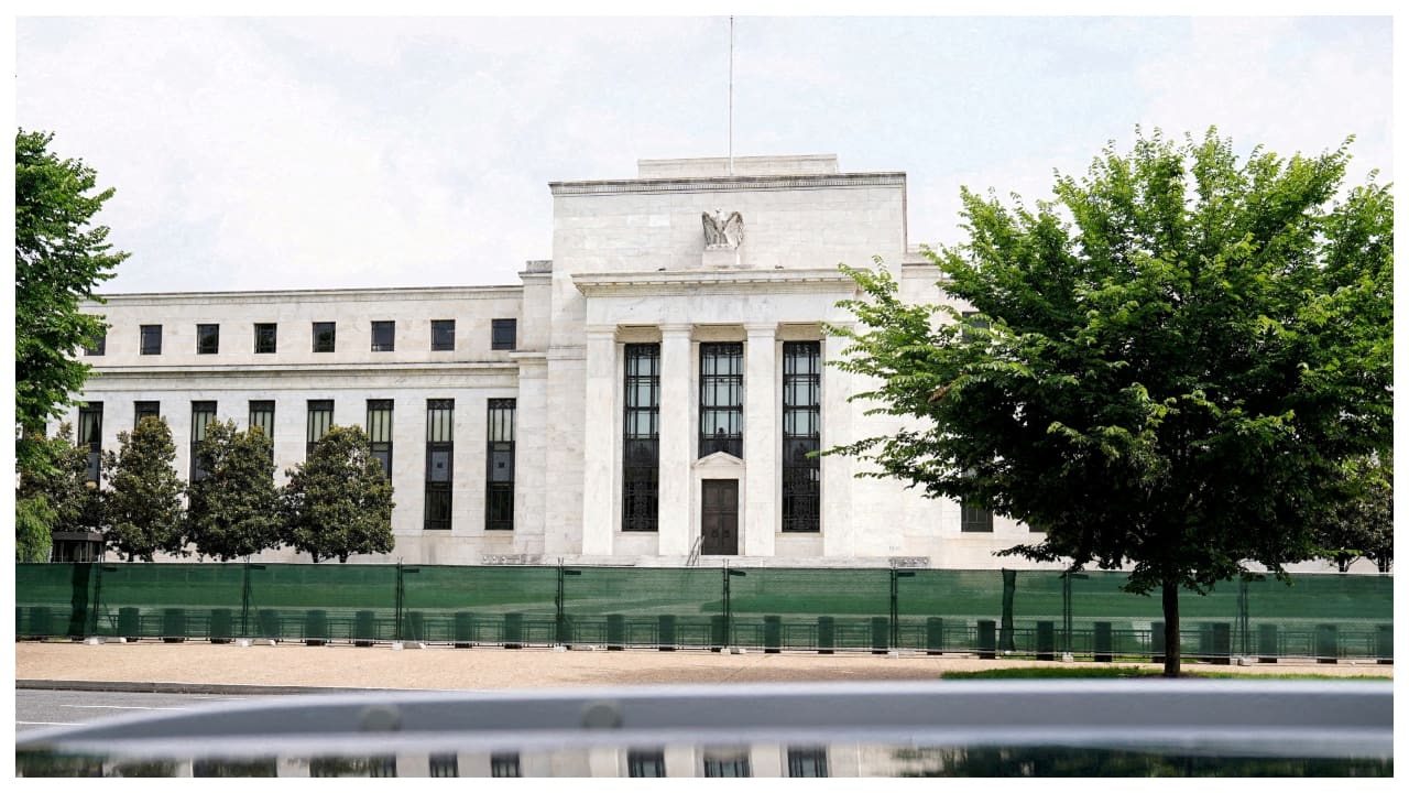 Why Federal Reserve has historically been independent of White House