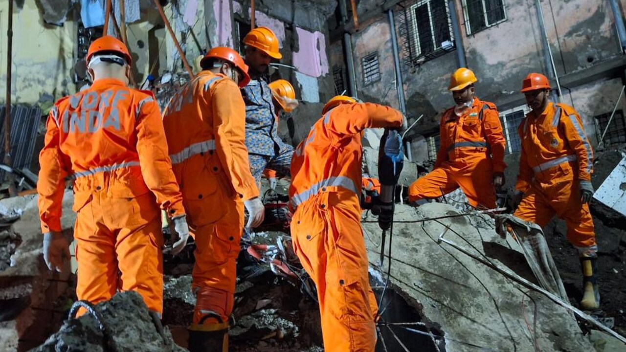 Virar building collapse: Rescue op continued amid massive debris ...