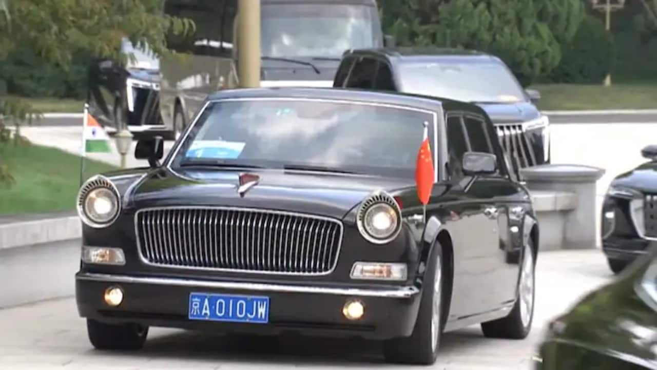 Modi rides Xi's favourite Hongqi L5: Why Beijing chose 'Red Flag' for PM? The symbolism behind ...