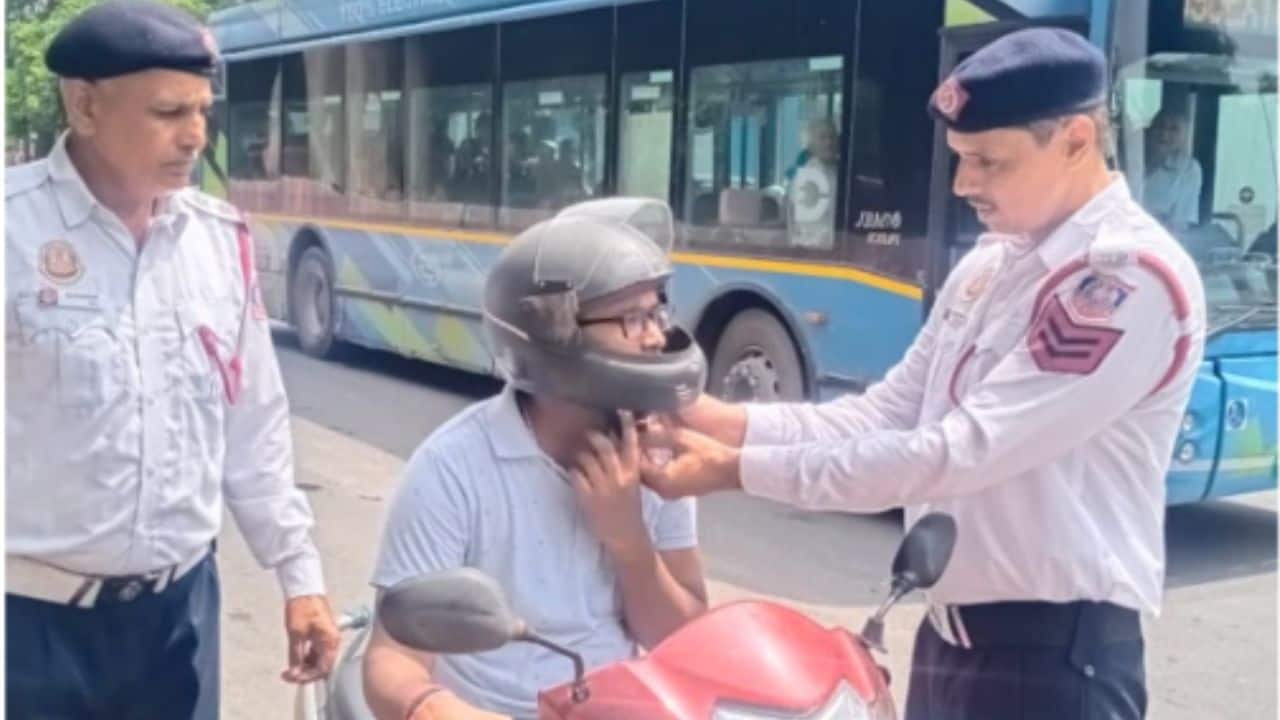 Delhi Traffic Fines: Delhi Police offer one-day window to settle ...
