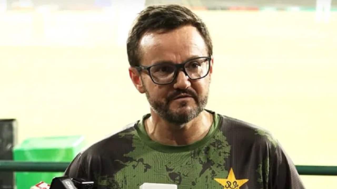 Pakistan coach fires massive 'world's best spinner' warning to India ...