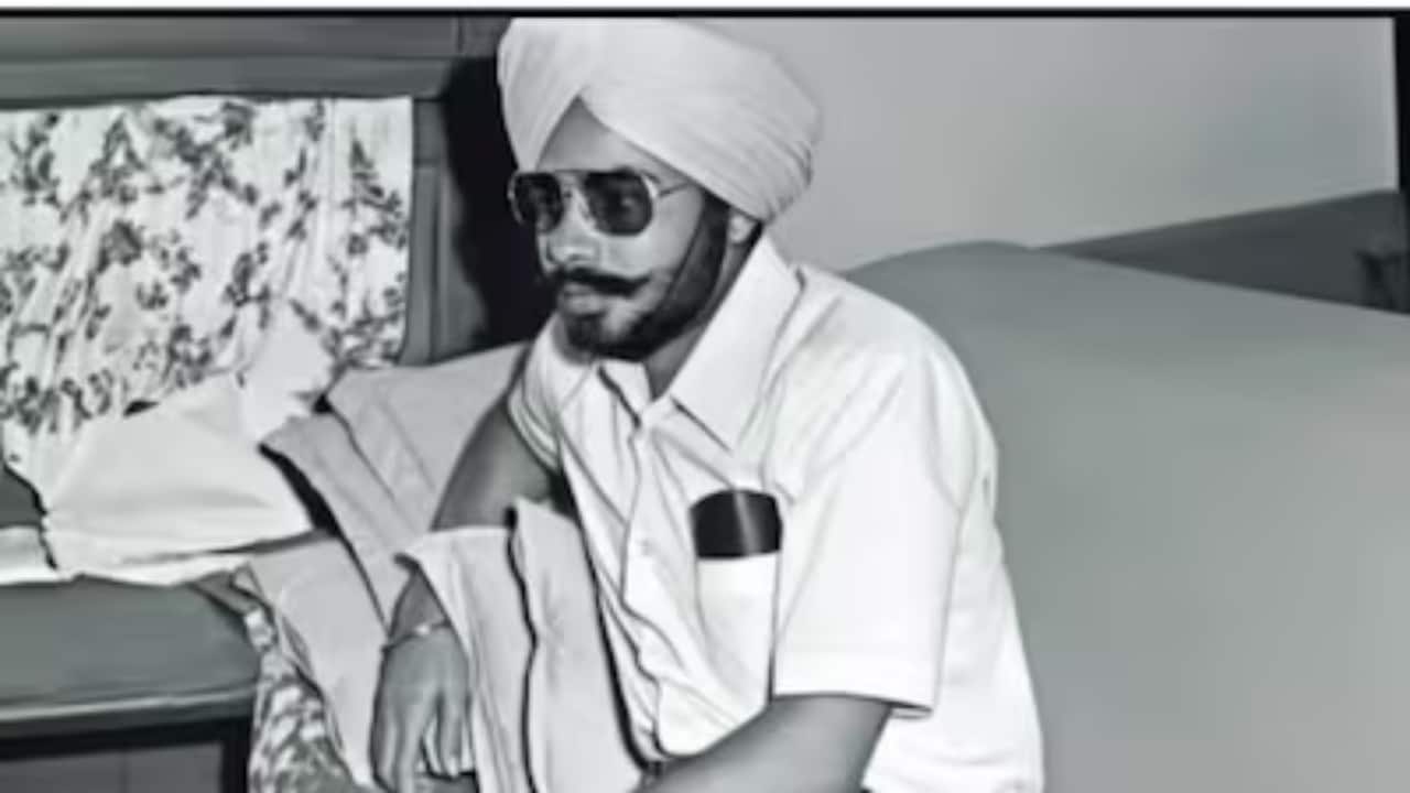 10 Rare, Must See Photos of PM Modi | Moneycontrol News