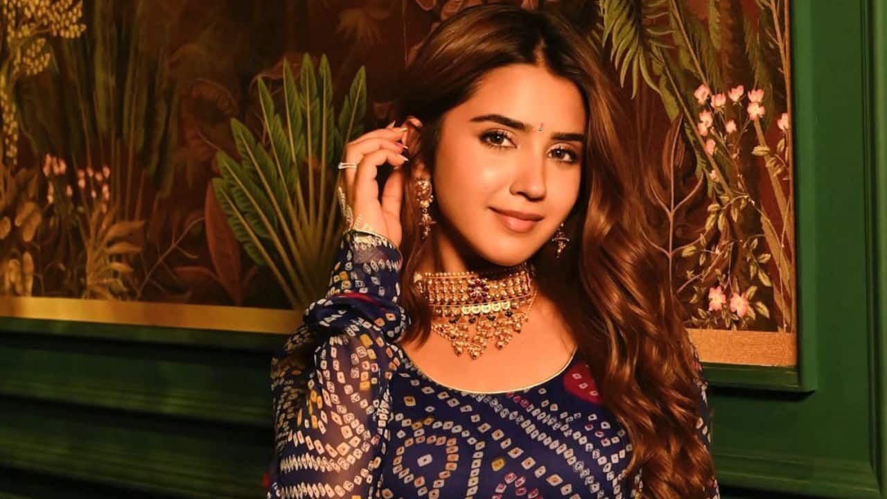Happy Birthday Roshni Walia: Lesser-known facts about the Son of Sardaar 2 actress