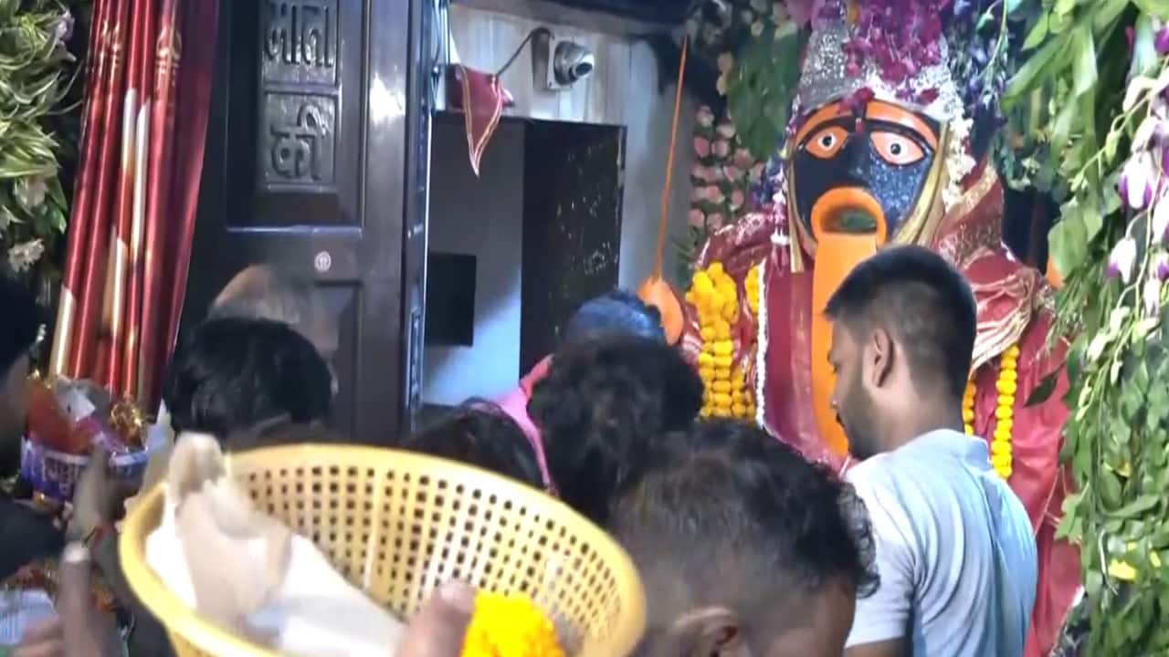 UP: Kali Mata Temple in Moradabad witnesses devotees' huge gathering on ...