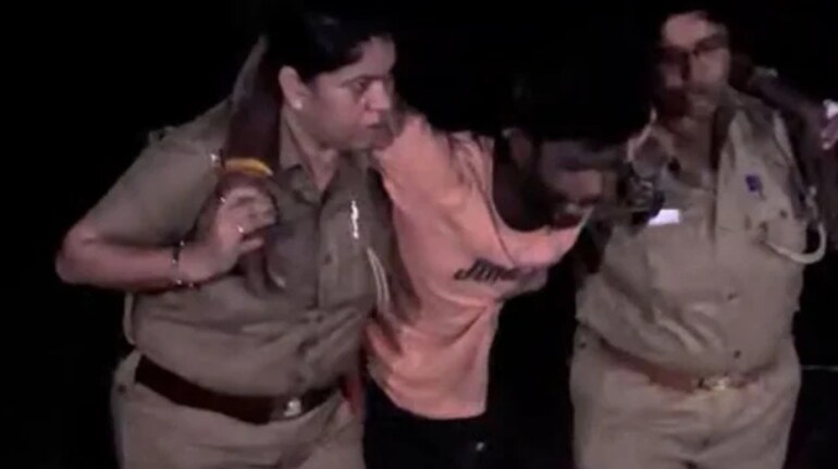 Ghaziabad: Women police officers nabs criminal after encounter
