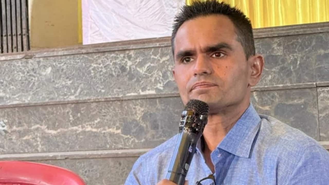 "Fighting for family's honour, officers in uniform": Sameer Wankhede ...