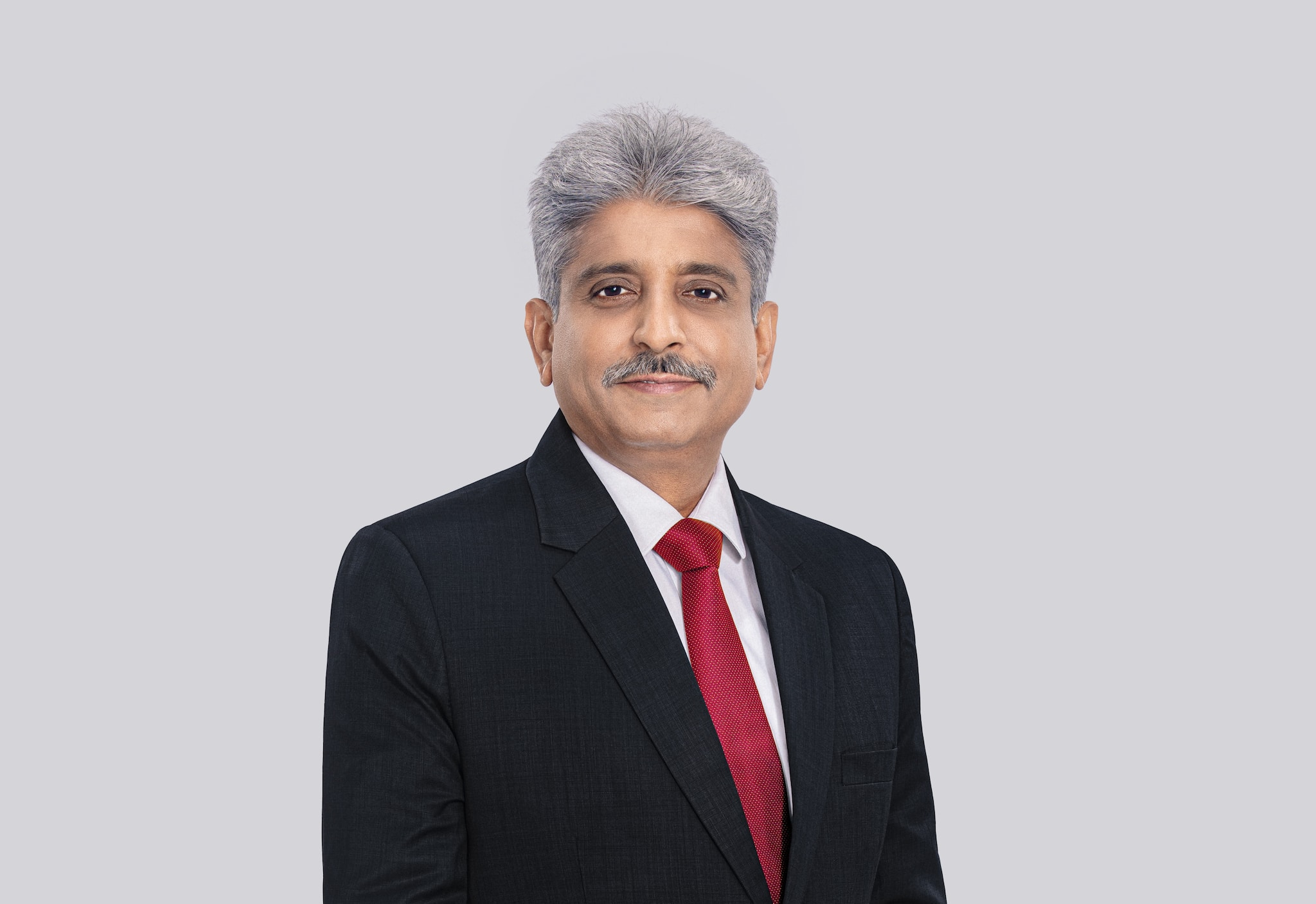 Hinduja Renewables appoints Deepak Thakur as new MD and CEO amid ...