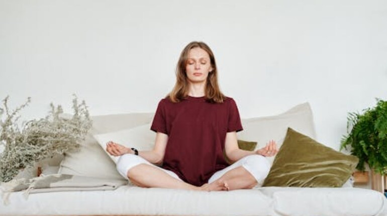 Simple eye yoga tips to reduce digital eye strain and headaches