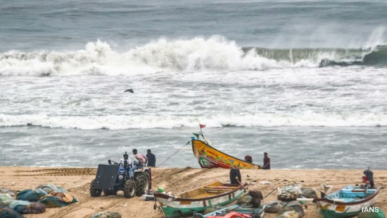 Cyclone Senyar: IMD issues heavy rain warning for Tamil Nadu ...