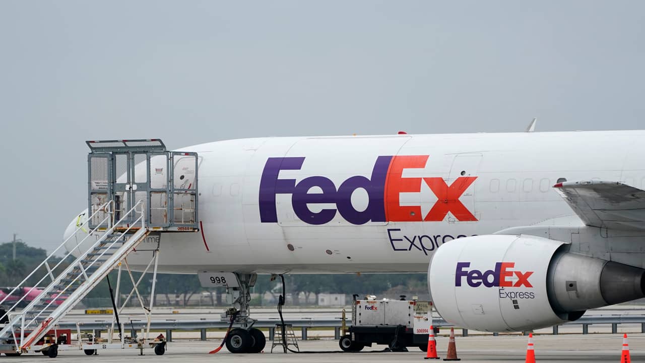 FAA cuts 10% of domestic flights amid federal shutdown, raising ...